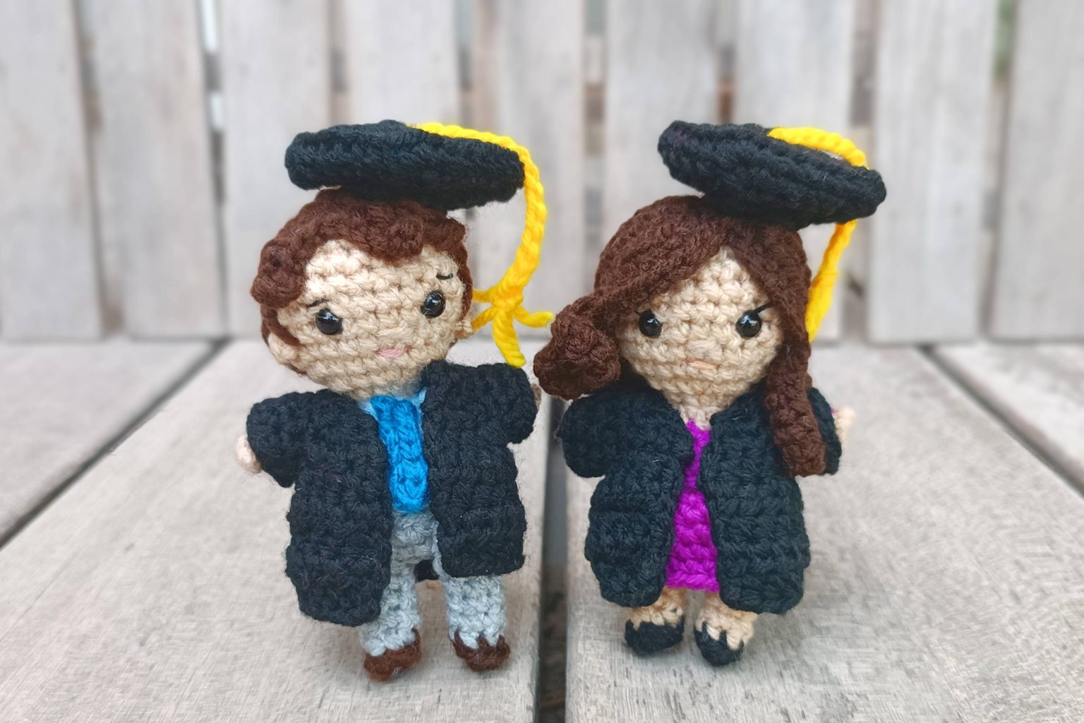 Small Crochet Graduation Dolls (Free Pattern!)