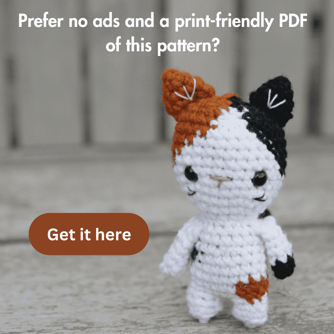Small Crochet Cat (Free Pattern!)